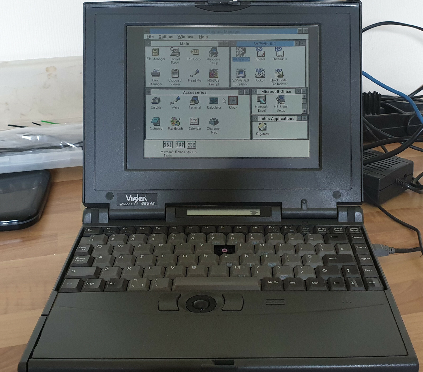 Vintage Laptop Viglen Dossier 486 AT | eBay