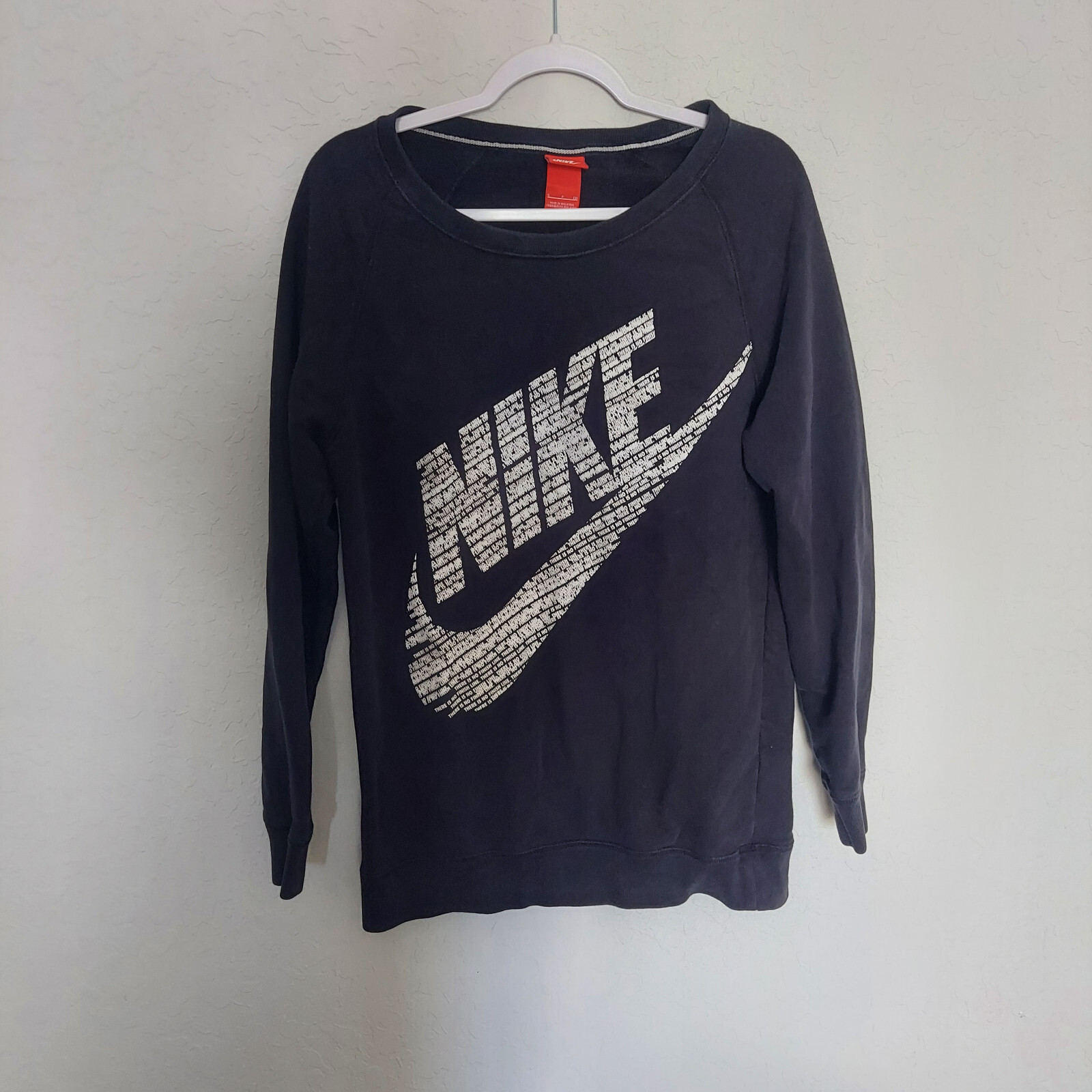 Vintage Red Tag Nike Women's Sweatshirt “There Is No Finish Line” Loose ...