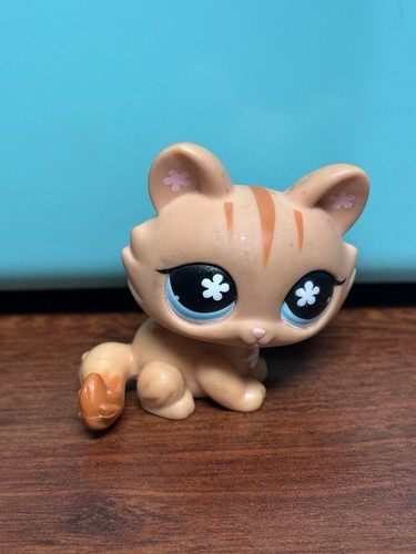Littlest Pet Shop (LPS) Crouching Cat #649 | eBay