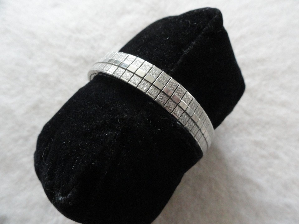 Swiss Made Sovereign Vintage Mechanical Wind Up Ladies Watch with a ...