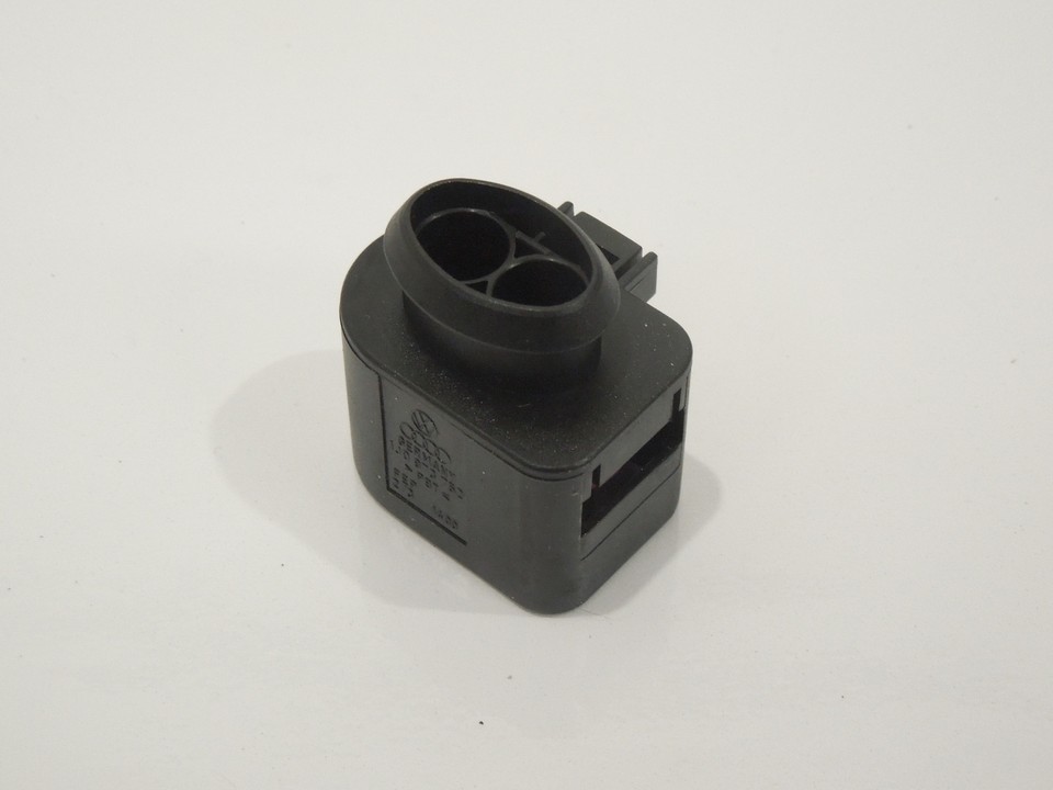 Audi A6 Allroad 4F C6 Rear 2 Pin Flat Contact Wiring Connector New ...