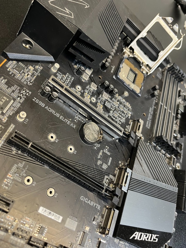 Gigabyte Z590 AORUS Elite AX – Socket 1200 ATX Motherboard | eBay Australia