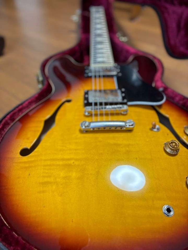 Tokai Es-335 type W/Hard case 3.6kg Sunburst Electric Guitar Used From ...