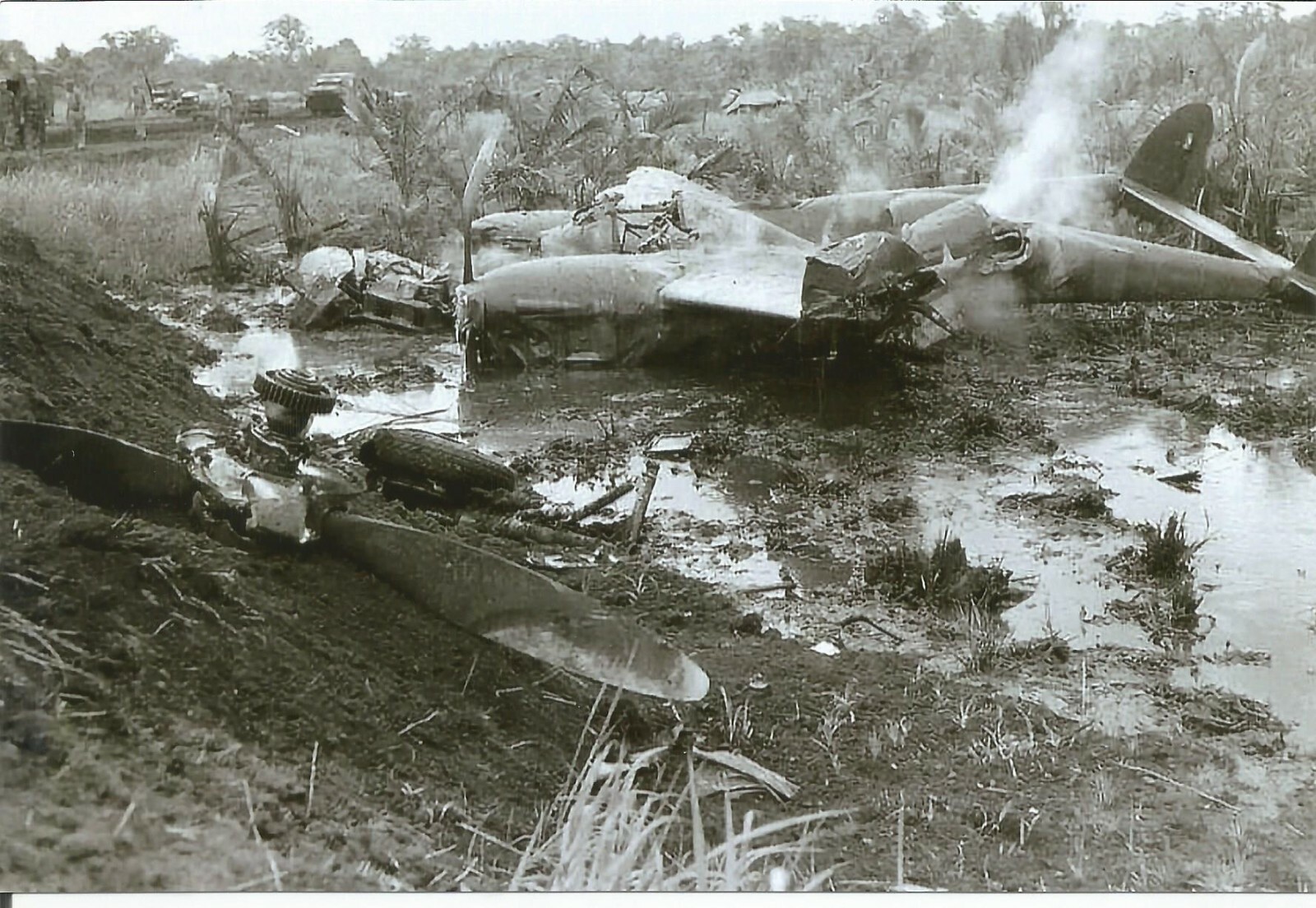 WW II - Usa Photo -- Crashed Lockheed P-38 Lightning..*** | eBay