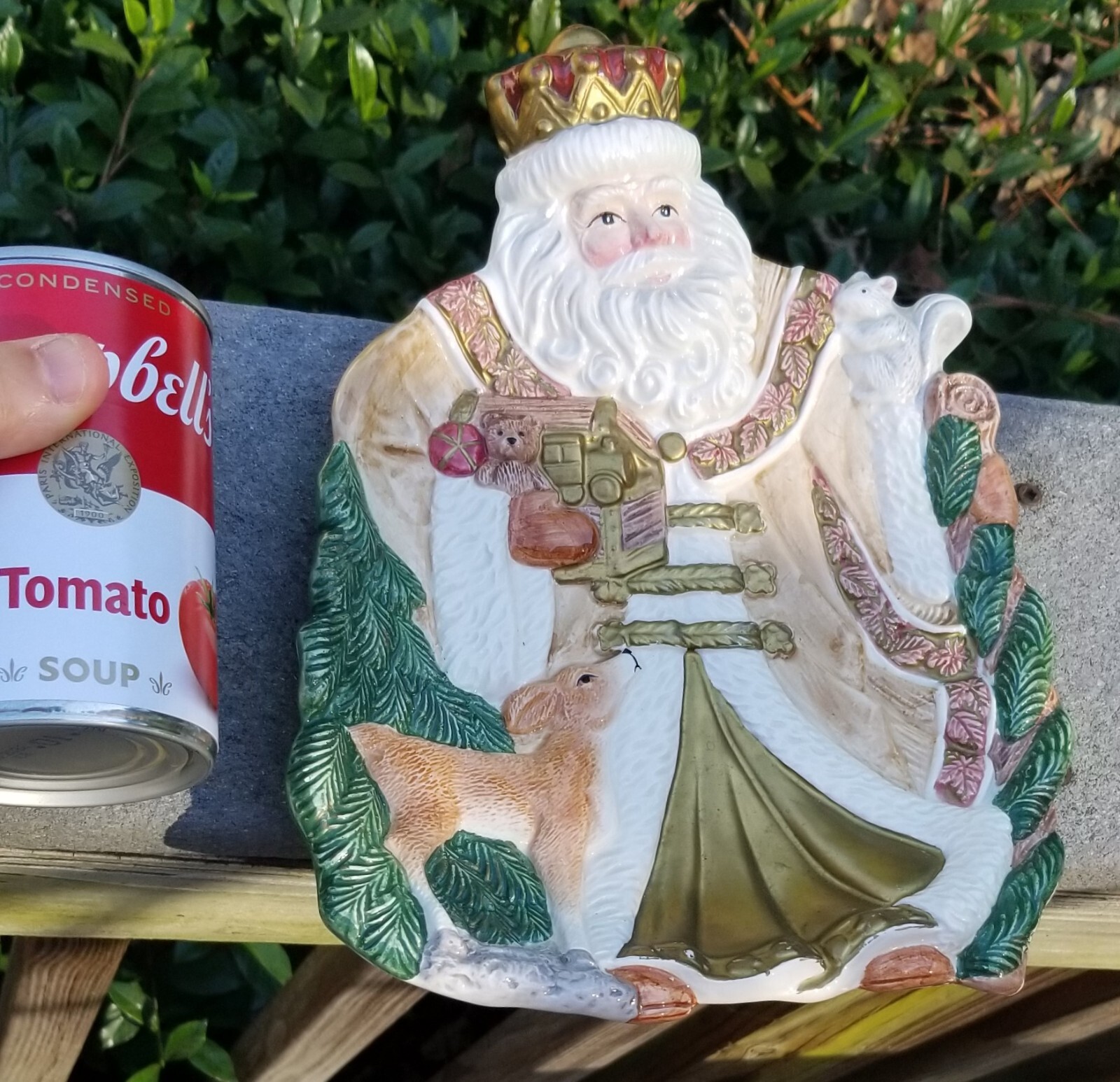 1995 OMNIBUS FITZ & FLOYD SNACK PLATE~10"~GOOD KING WENCESLAS SANTA ST ...