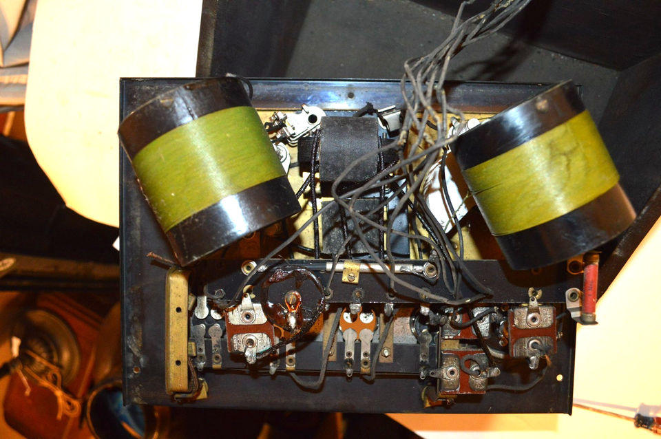 BEAUTIFUL AND RARE 1924 MUSIC MASTER RADIO RECEIVER WITH FOUR EXPOSED ...