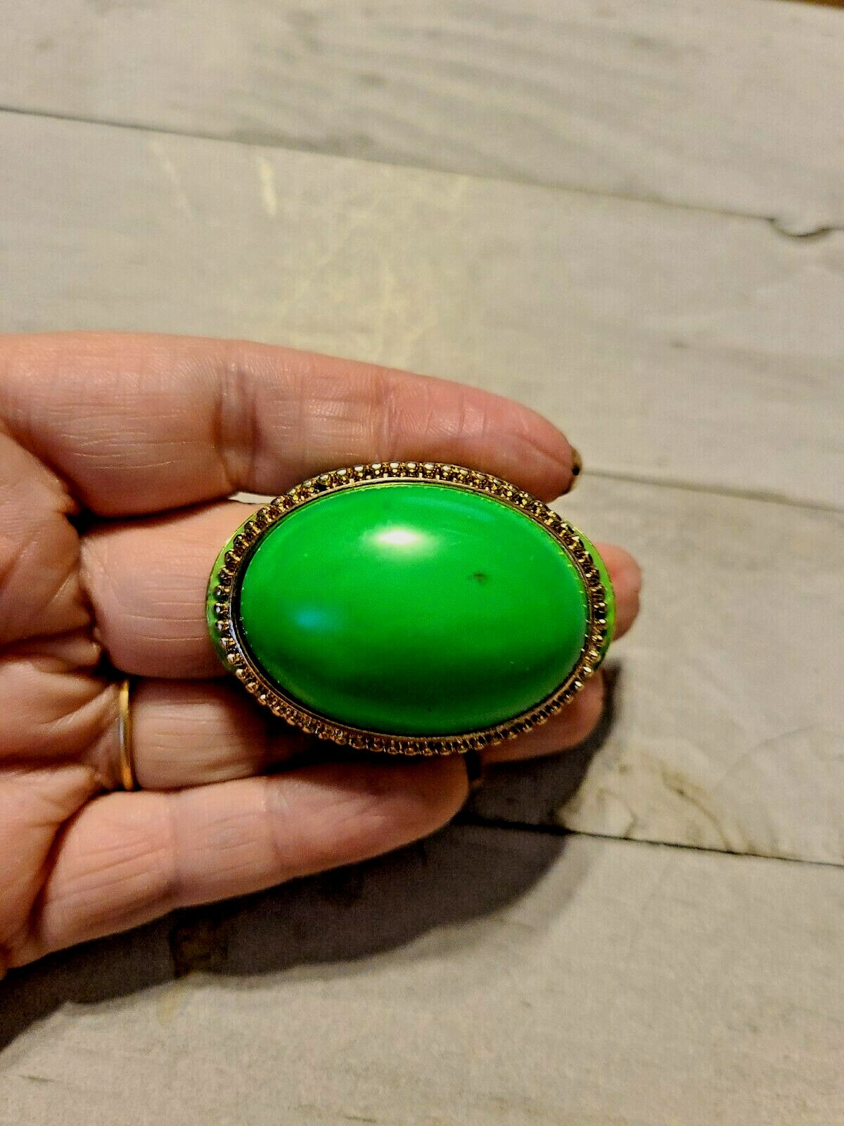 Nice Great Condition Metal Large Ring w/ Green Stone Enamel Collapsible ...