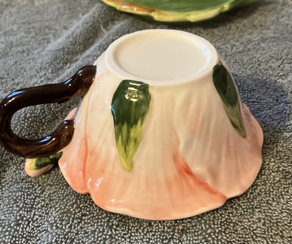 Corner Ruby Teacup Botanical Pink Flower 3 Pc Set -Leaf Saucer & Bee ...