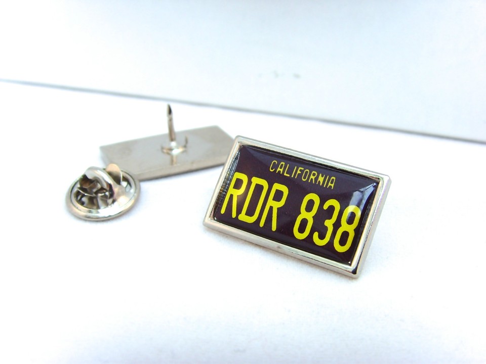 BULLITT CAR NUMBER PLATE JJZ109 & RDR838 MCQUEEN BULLETT LAPEL PIN ...