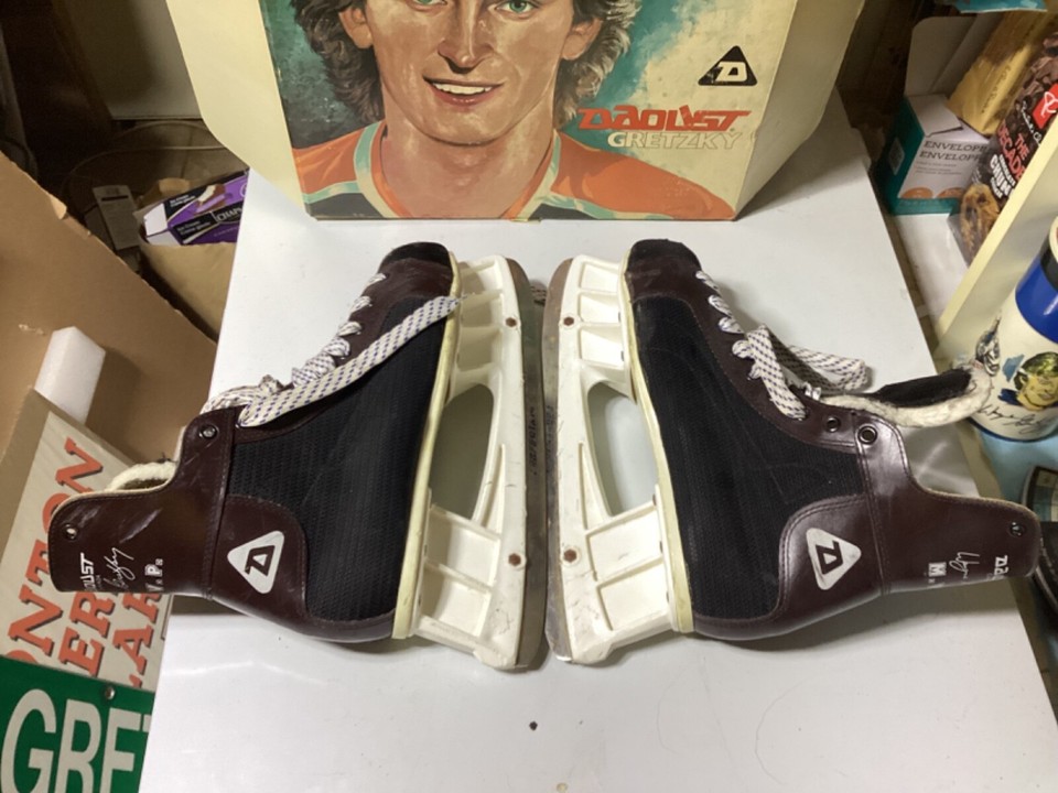 Wayne Gretzky WOW VERY NICE Rookie Year Daoust Hockey Skates & Original ...
