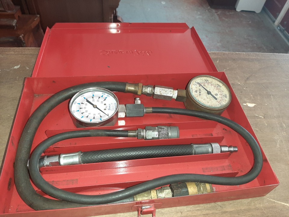 Snap-on 250 PSI Compression Gauge Set w/Metal Case Used | eBay