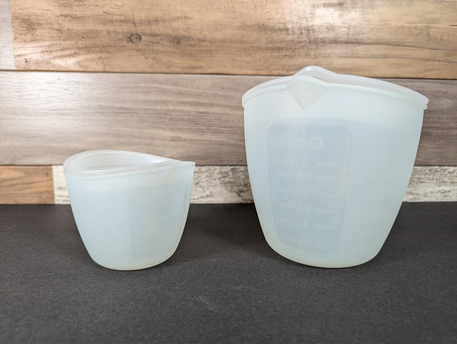 The Pampered Chef Silicone Measuring Cups With Lids set of 2 1 & 3 ...