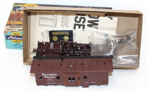 Athearn 1293 HO SP Bay Window Radio Caboose 1052 kit w Many Upgrades | eBay