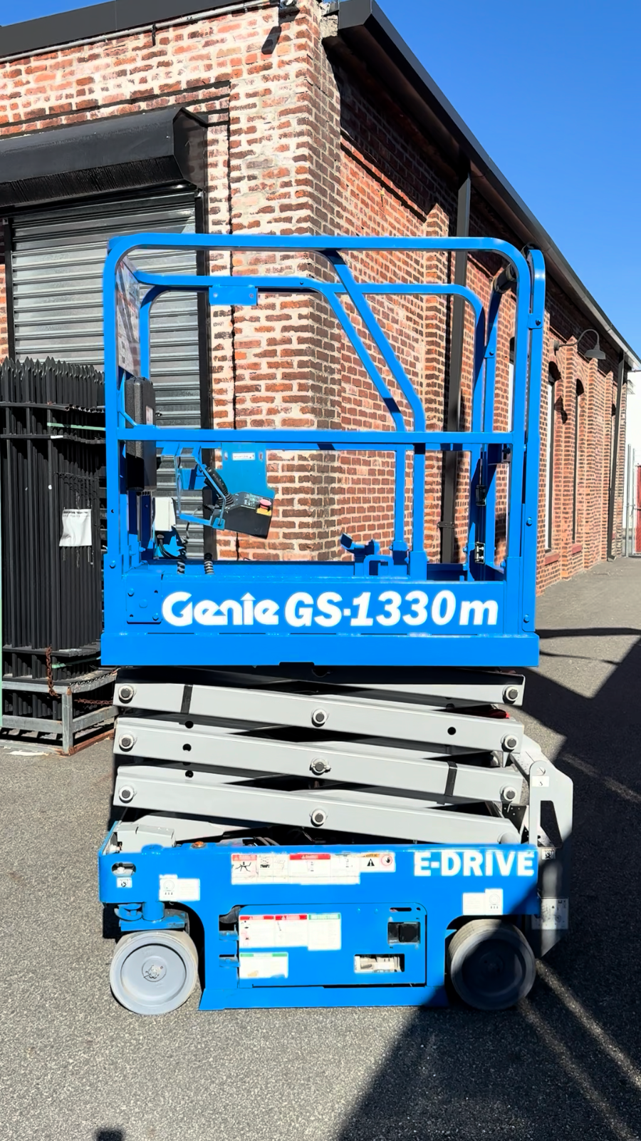 GENIE GS-1330M 2020 74 HOURS* 19FT WORKING HEIGHT ELECTRIC SCISSOR LIFT ...
