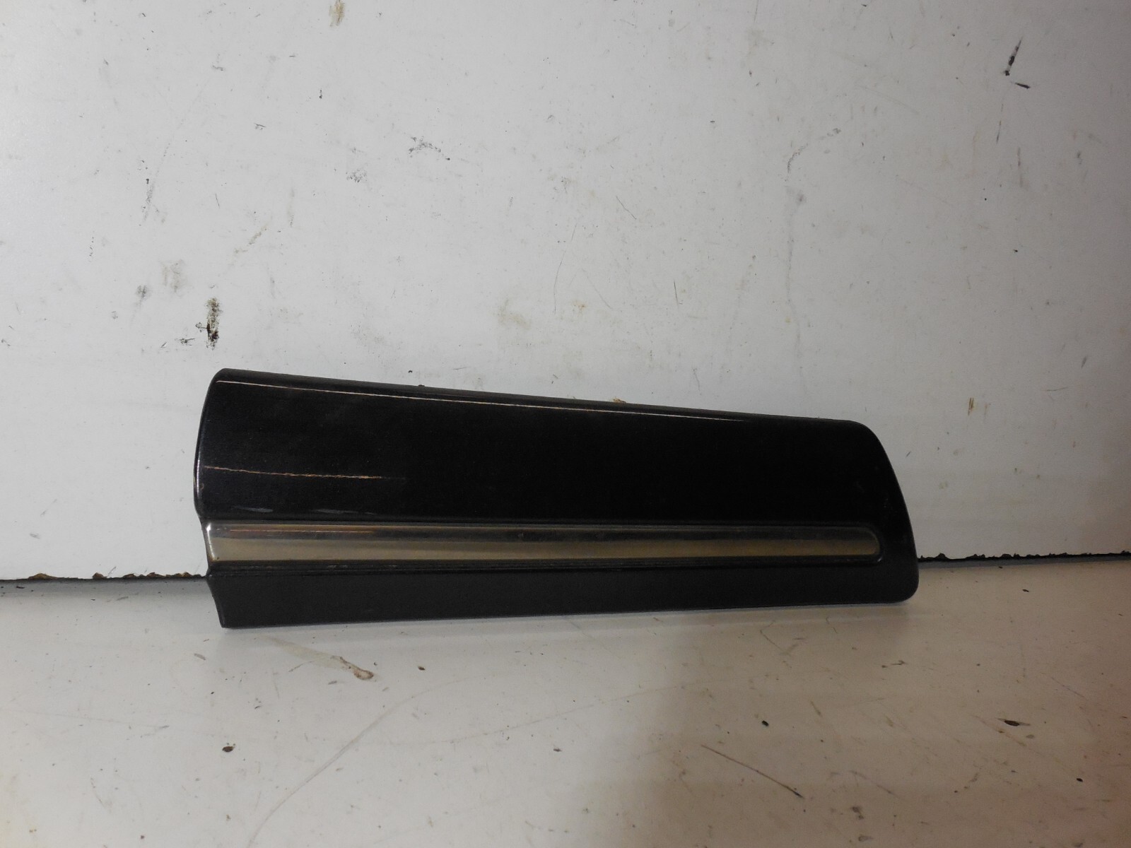 W210 MERCEDES Front Left Driver Side Fender Trim Ledge Molding Moulding ...