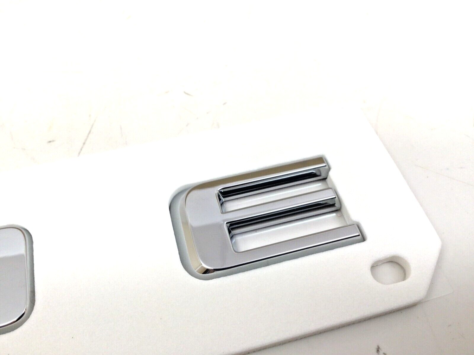 2021-2022 Chevrolet Tahoe rear Liftgate chrome Tahoe Nameplate new OEM ...