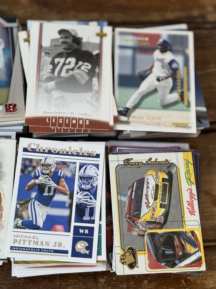SPORTS CARD LOT Football Baseball Basketball Vintage Modern Over 400 ...