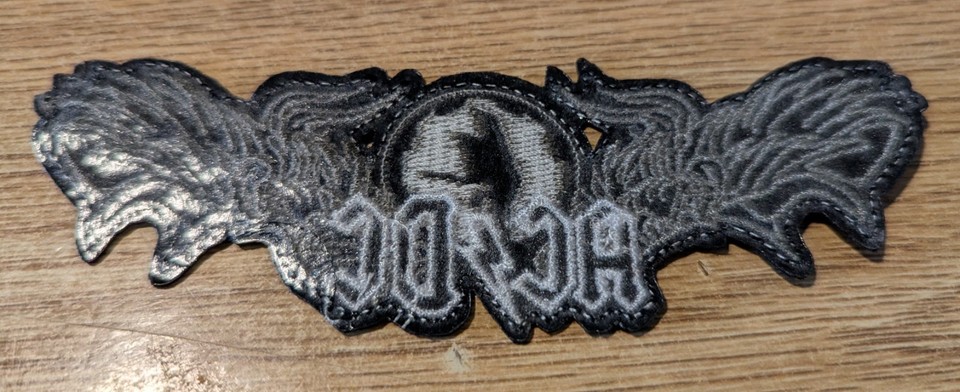 AC⚡DC Angus Young Rock Embroidered Wings Patch Iron On/Sew On -Gray 🤘🏽 ...