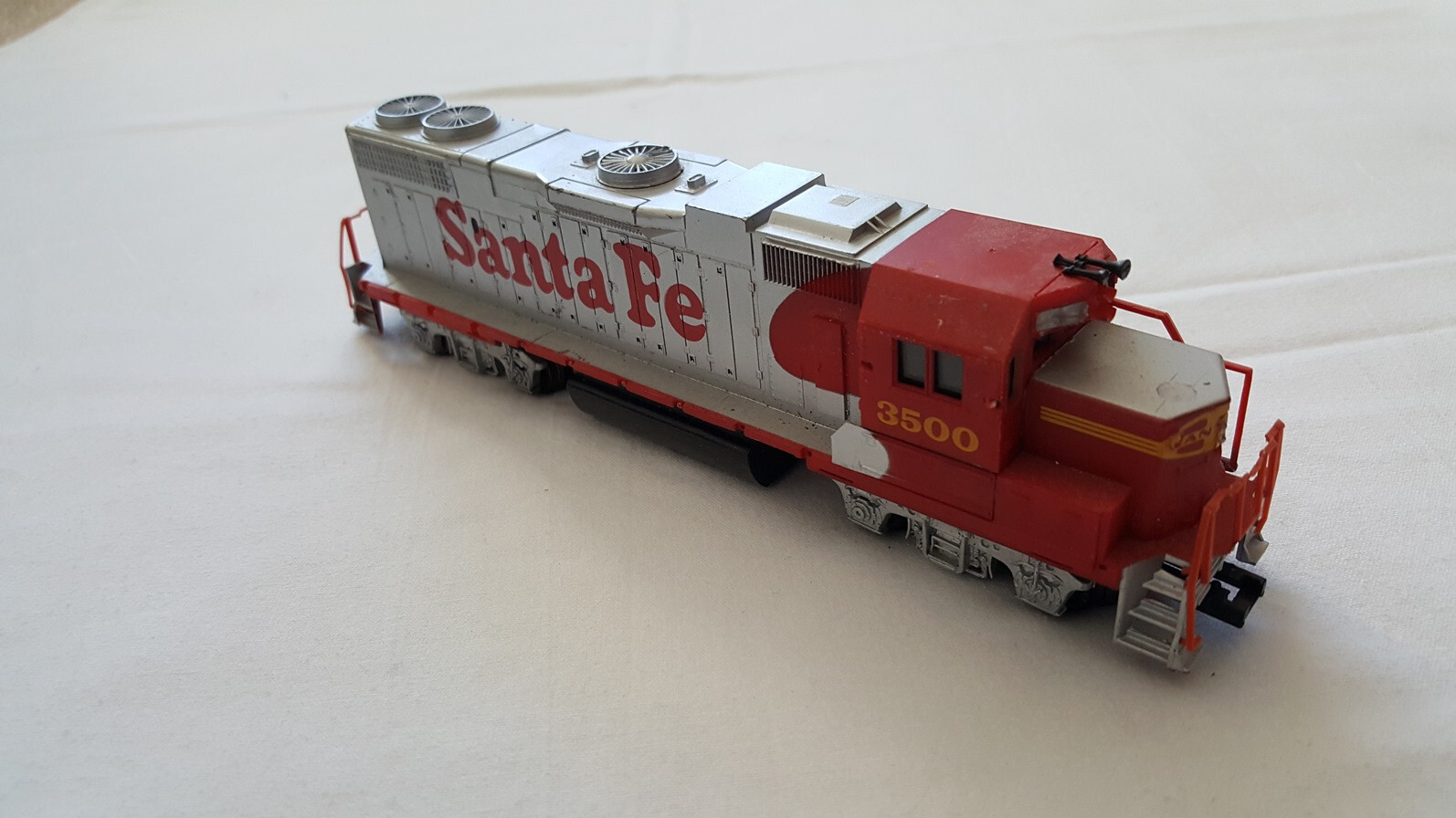 Life Like HO Scale Santa Fe GP-38 Diesel Locomotive #3500 1:87 Model ...