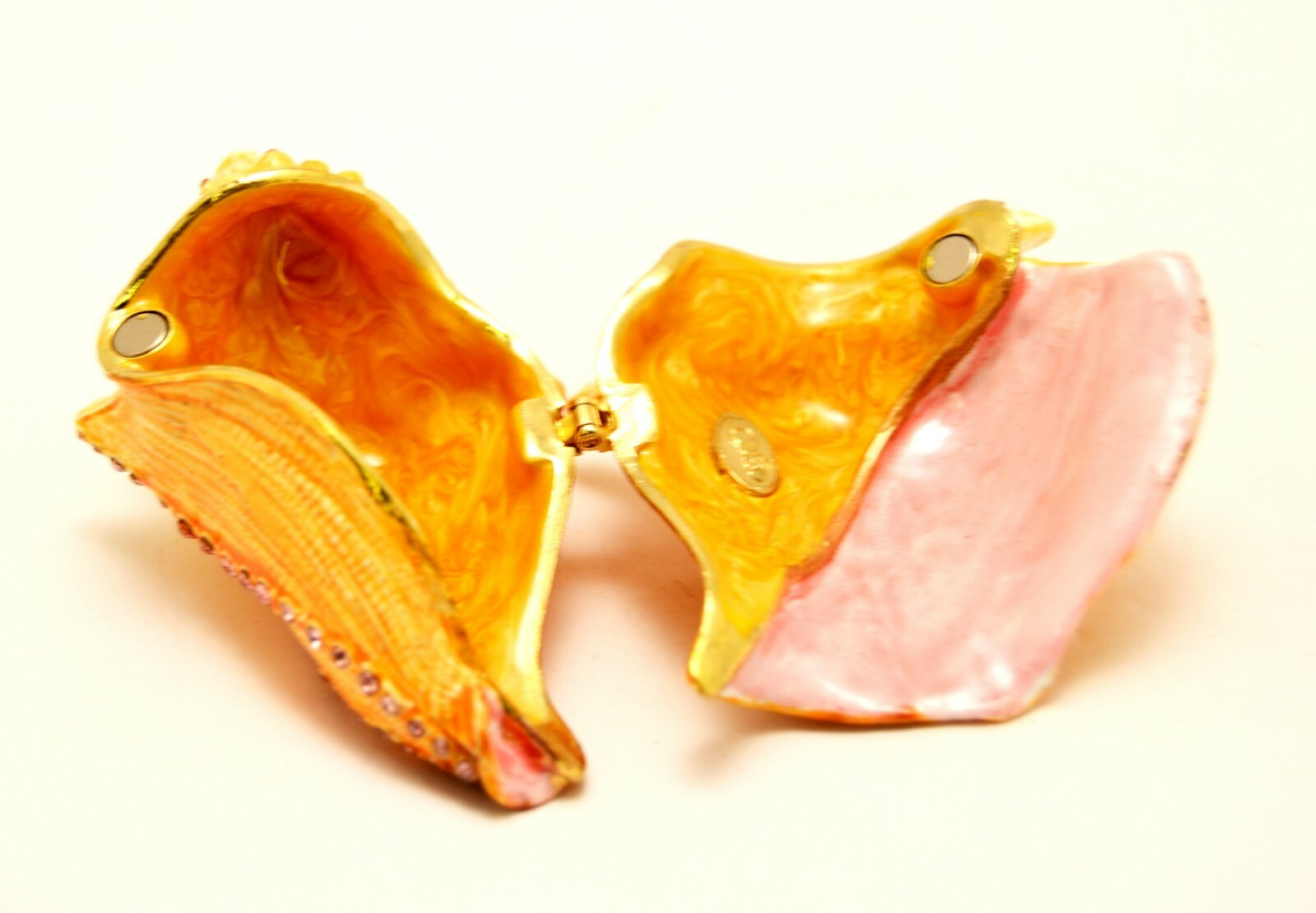 Conch Shell By Ciel Collectables. Hand Crafted with Swarovski Crystals ...