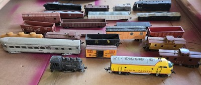 Large Vintage HO Scale Train Set – Revell, Athearn, Tyco – Engines ...