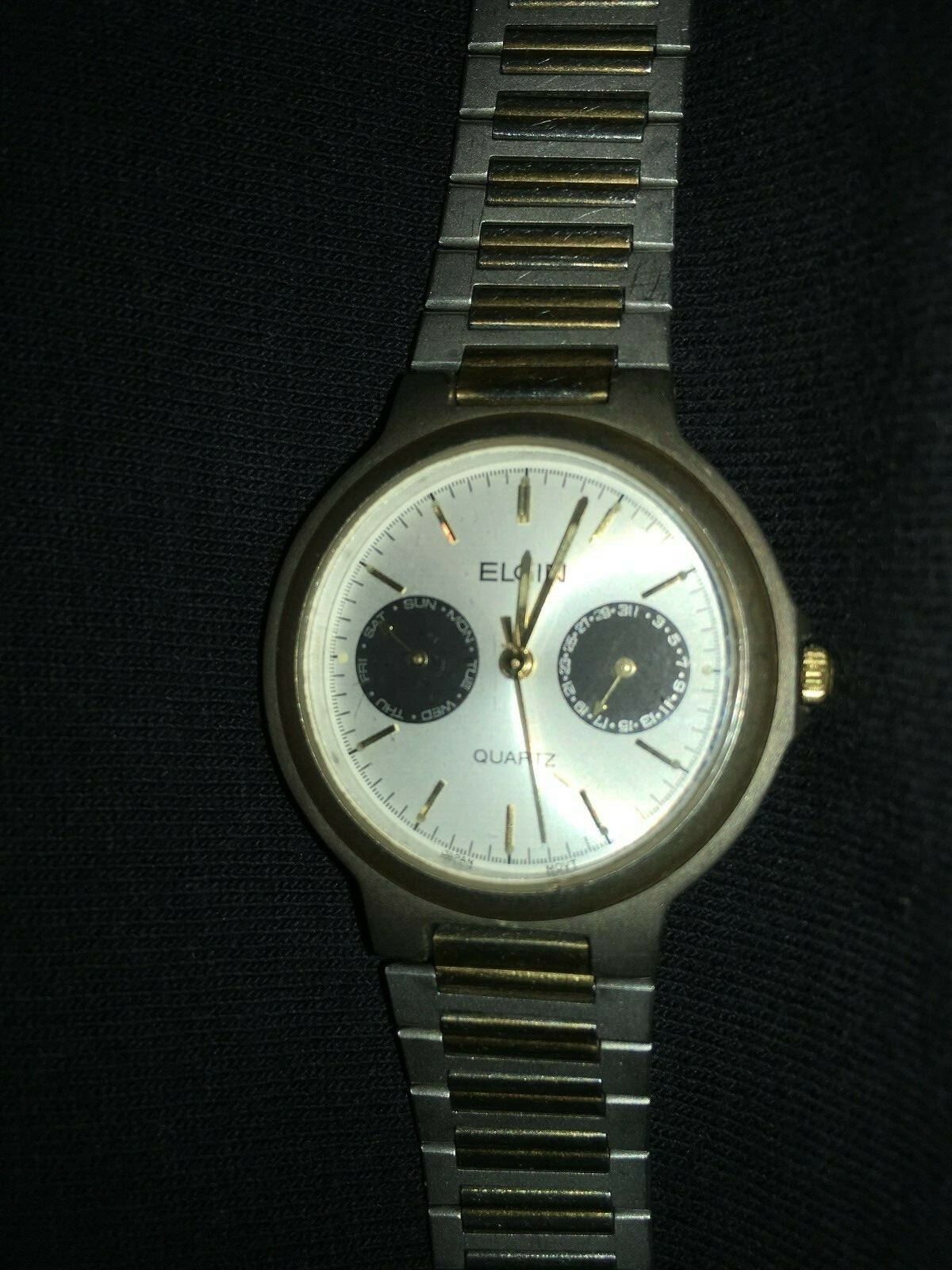 VINTAGE+ELGIN+QUARTZ+WRISTWATCH+SILVER+FACE+DUAL+DAY+DATE+DIALS+SS+ ...