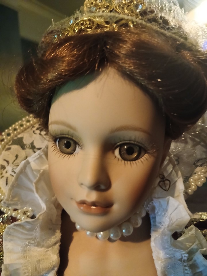 RARE Elizabeth 1st Alberon Doll No 540/2500 | eBay UK