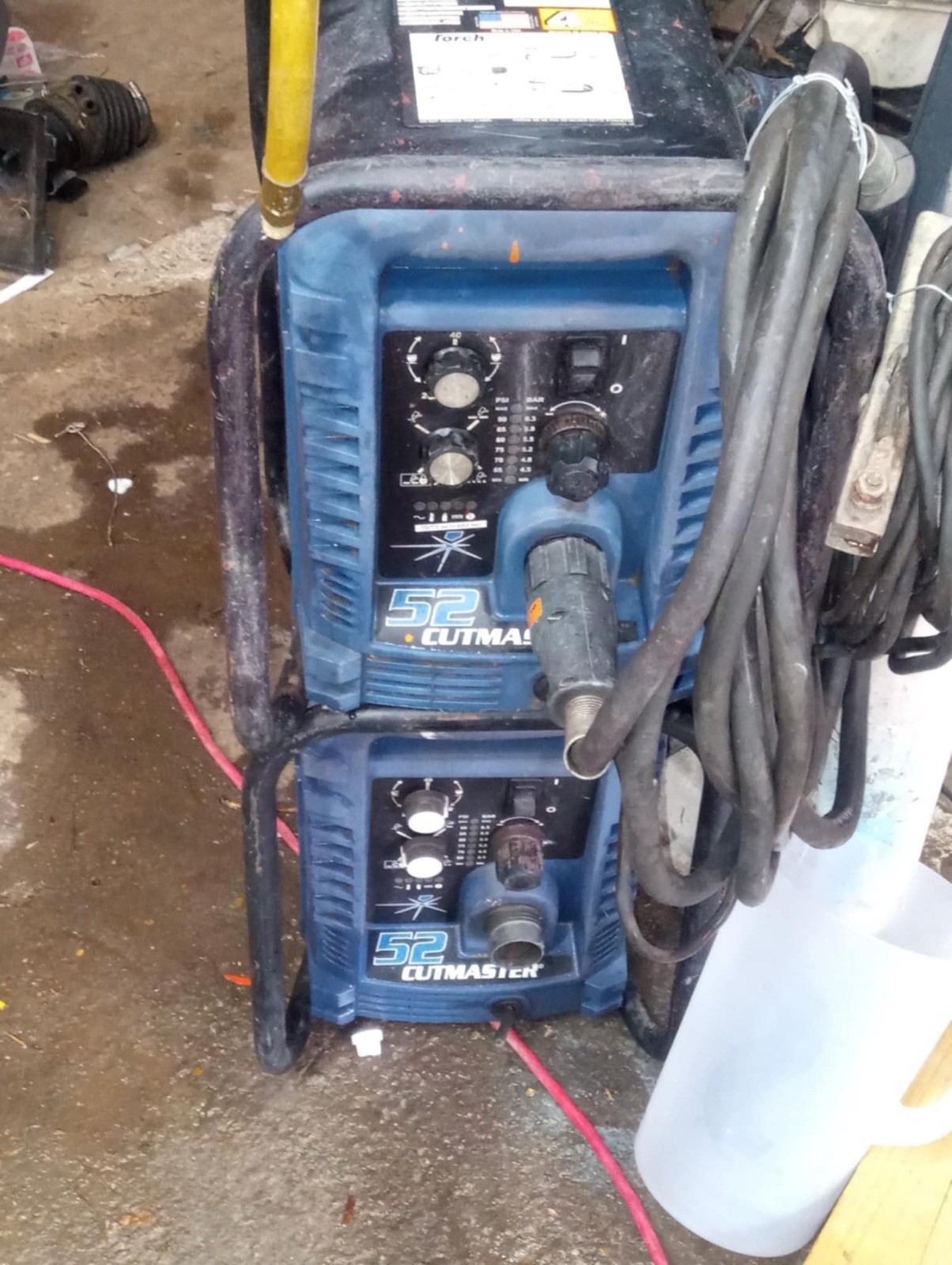 2 52 Cutmaster plasma unit designed for cutting steel up to 1 1/8 thick ...