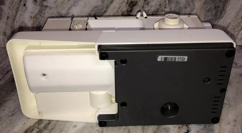 Singer Sewing Machine School Model 5830C W/ Foot Pedal-Very Clean-SHIPS ...