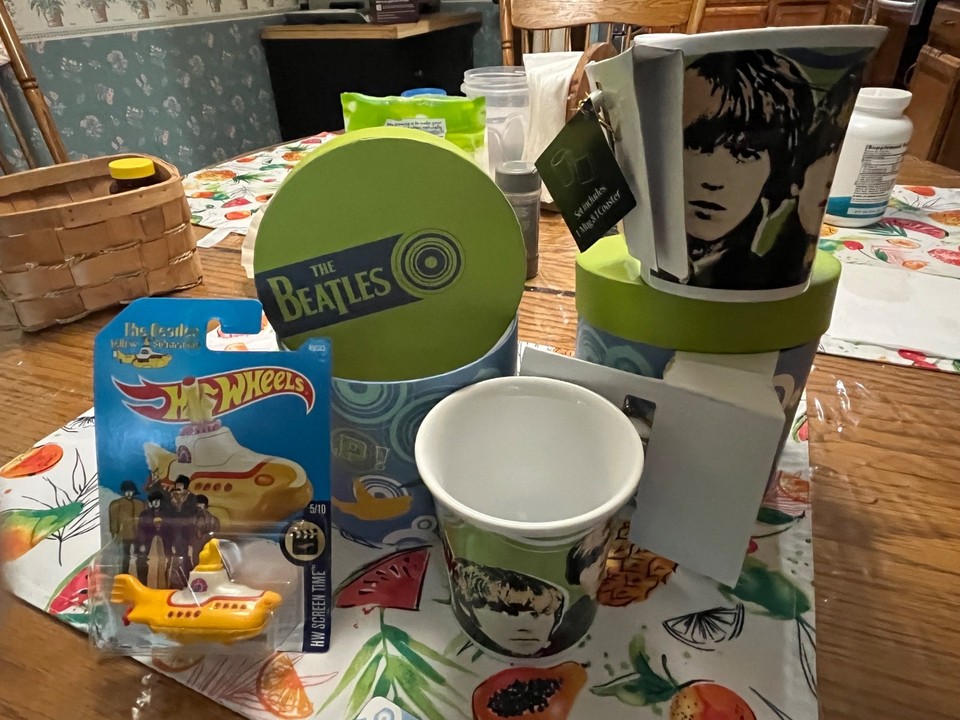 THE BEATLES COOL STUFF A FEW ITEMS RINGO PAUL MC CARTNEY TEA CUP uget 2 ...