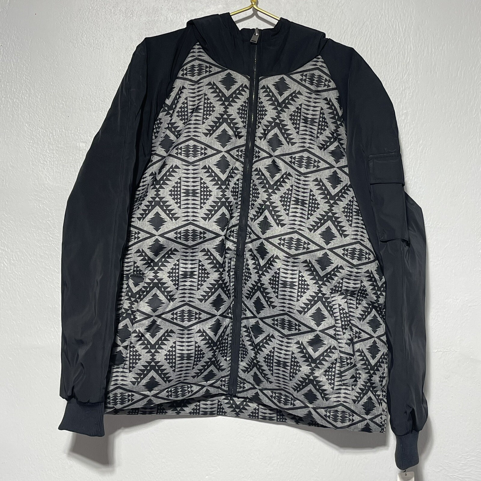 PENDLETON Men’s Black Diamond Hooded Down Jacket Southwestern XL NWT ...