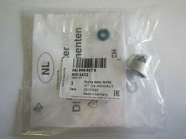 Volkswagen of America 06J998907B Service Kits - Fuel Injector Seal Kit ...