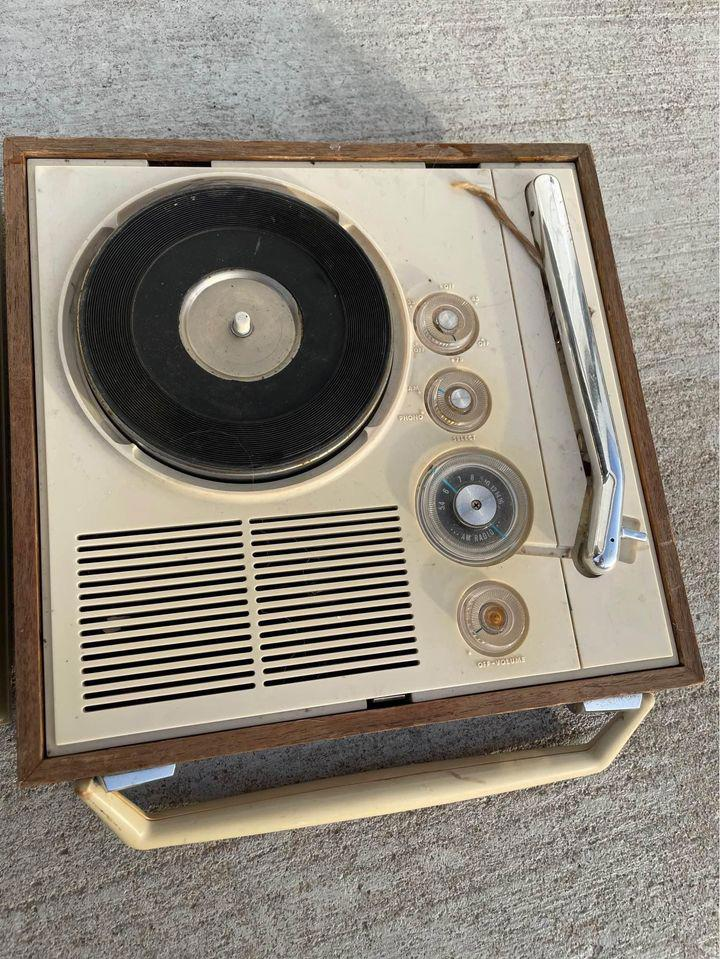 VTG Record Player, Electra, Model 711, SMALL, AM/Radio, Turntable ...