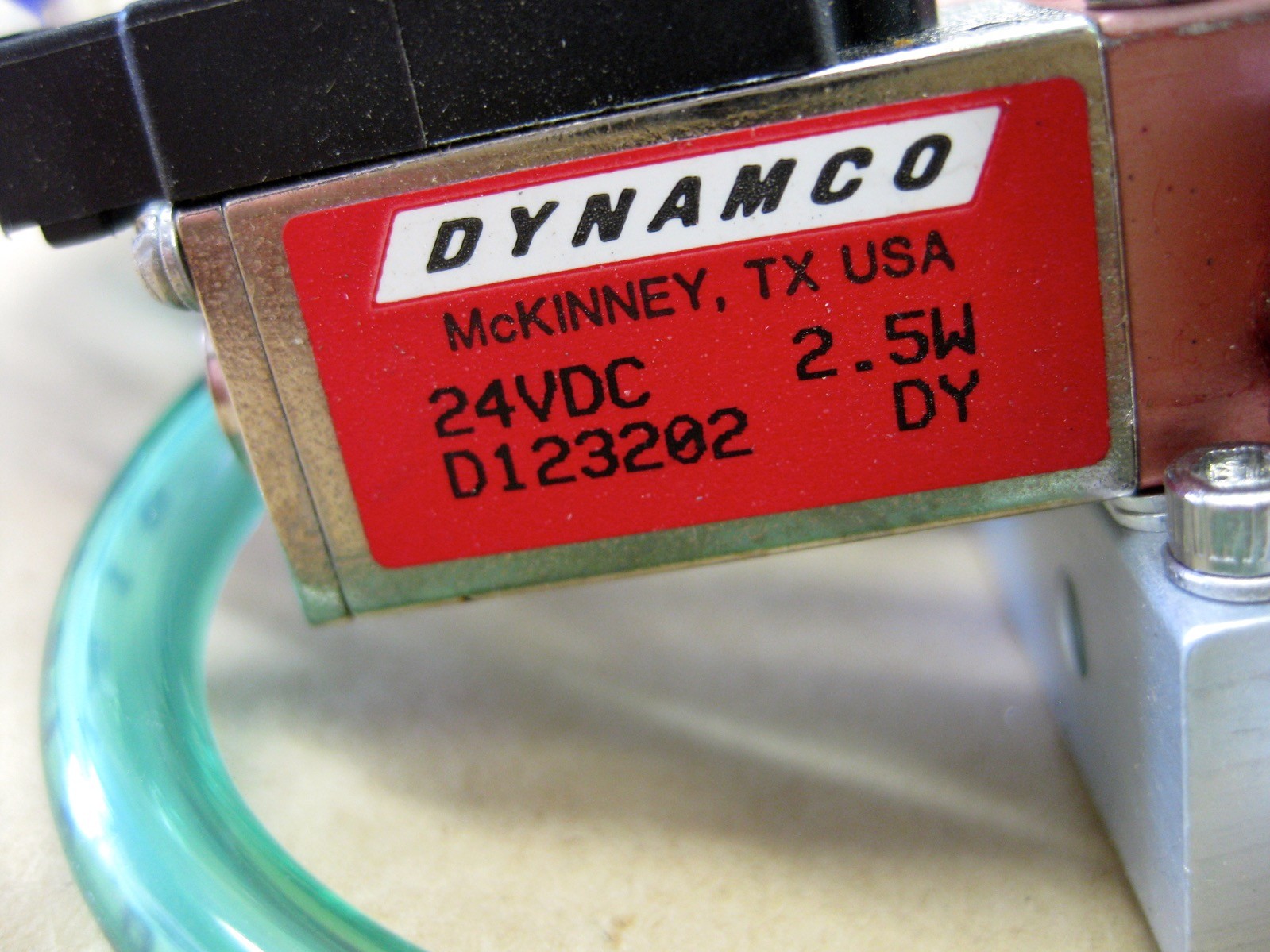 DYNAMCO Pneumatic Solenoid Valve 24VDC Manifold Block D123202 D123201 ...
