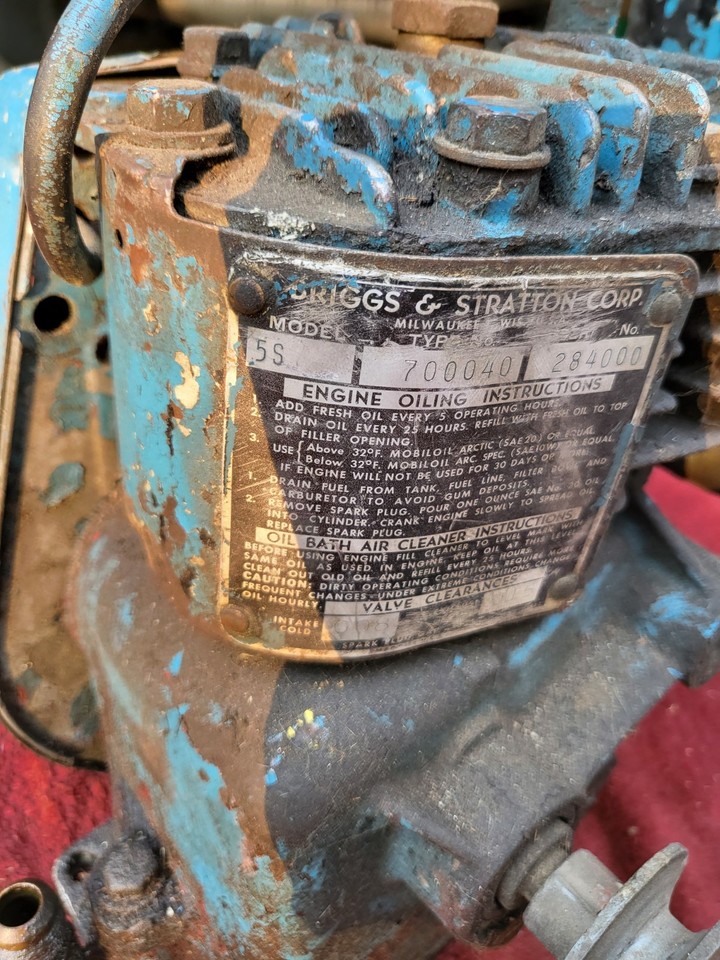Vintage 1950 Briggs & Stratton CAST motor model 5S Small Gas ENGINE ...