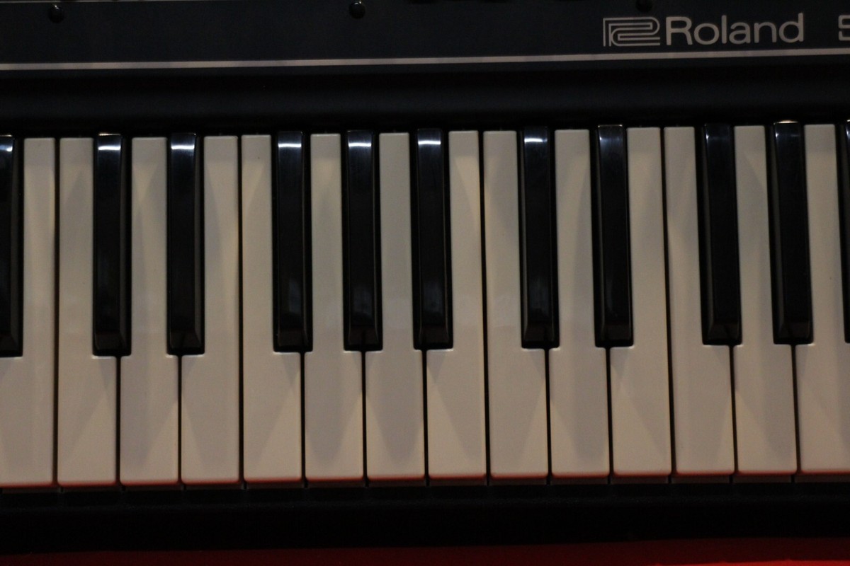 Vintage Roland SH-2 Vintage Monophonic Analog Synthesizer Vintage Roland SH-2 Vintage Monophonic Analog Synthesizer