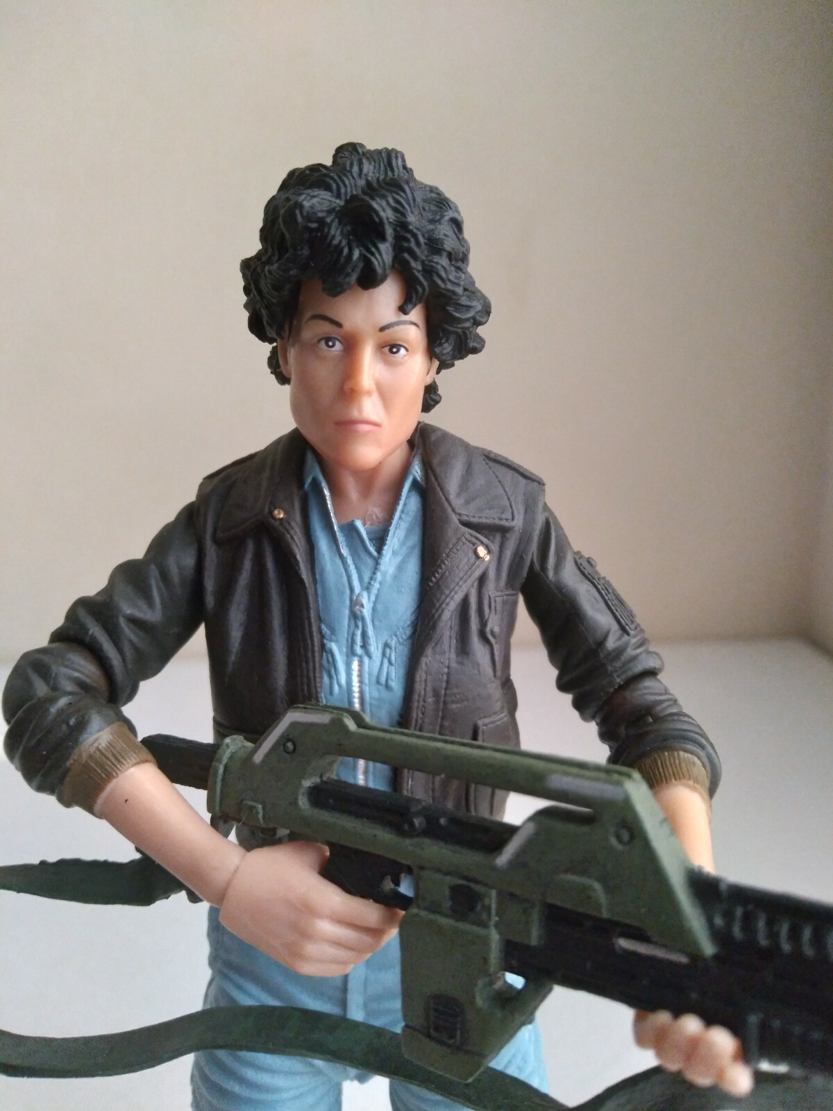 NECA Aliens Series 12 LT. Ellen Ripley Bomber Jacket Action Figure U.S ...