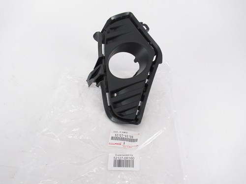Genuine OEM Toyota 52127-0R160 Passenger RH Fog Lamp Hole Cover Bezel ...