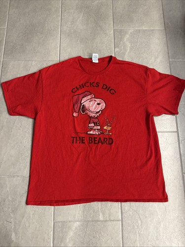 Peanuts Snoopy Chics Dig The Beard Mens T-Shirt Christmas Chicks Red ...