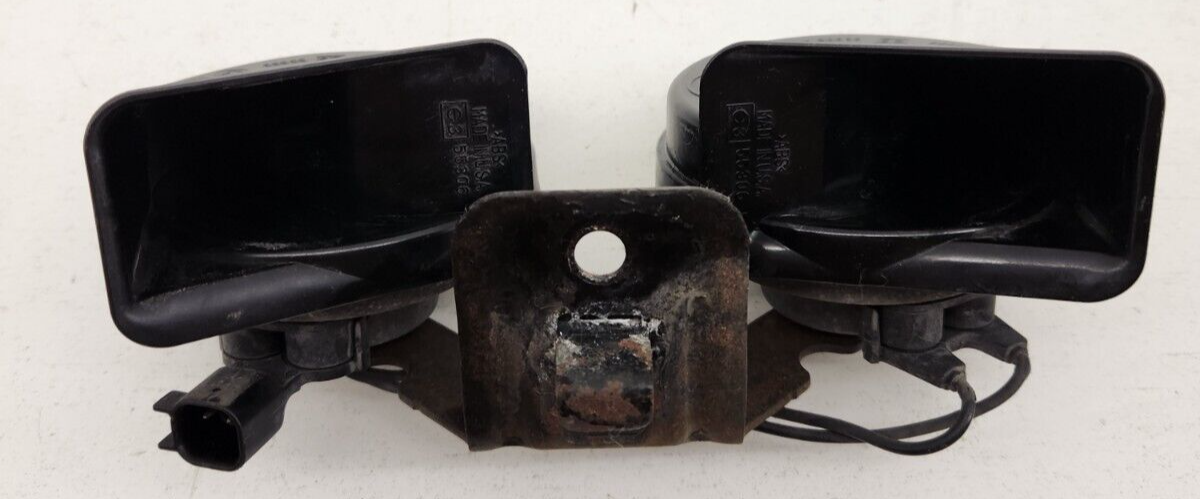 2011-2016 Ford F350 F550 Super Duty Horn Assembly | eBay