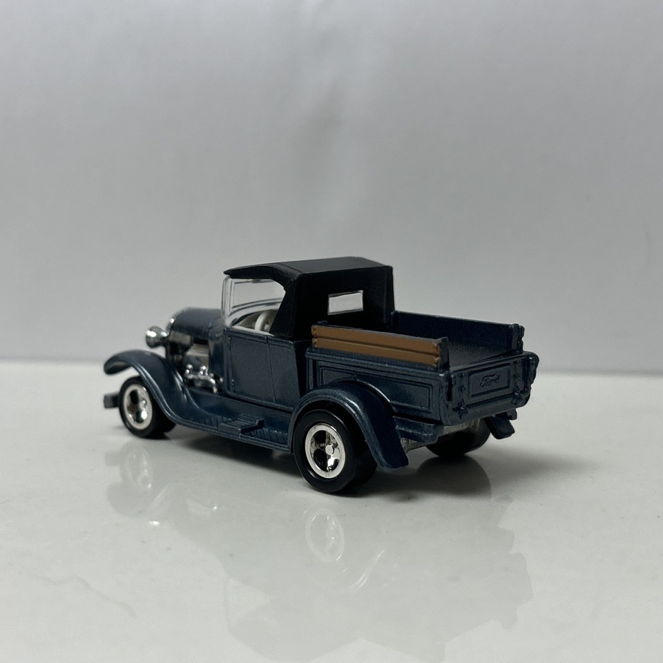 1929 29 Ford Model A Pickup Collectible 1/64 Scale Diecast Diorama ...