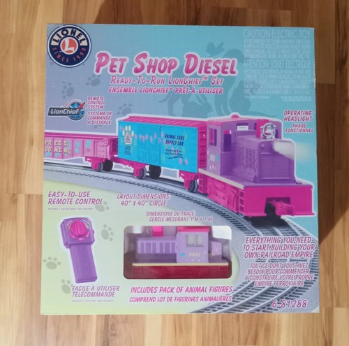 Lionel Train Pet Shop Diesel Ready-to-Run LionChief Remote Control 6 ...