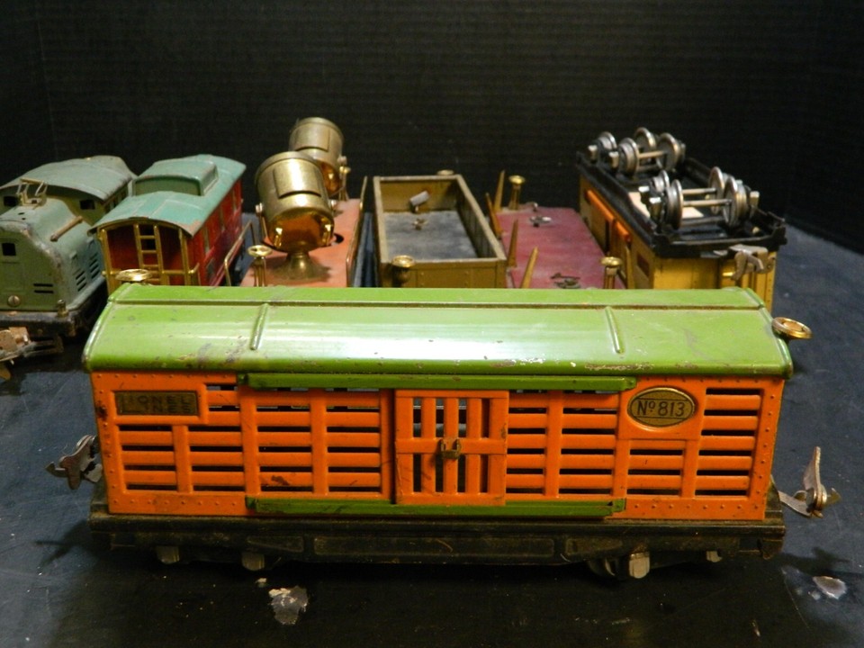 Vintage Lionel (7) Piece Prewar Tin Train Set ...