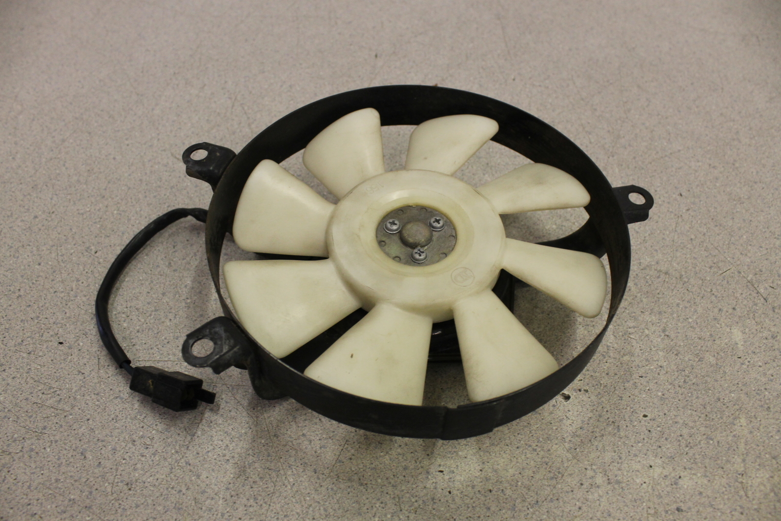 1993 Kawasaki Ninja ZX6 ZX600D ENGINE RADIATOR COOLING FAN ZX 6 ZZR 93 ...