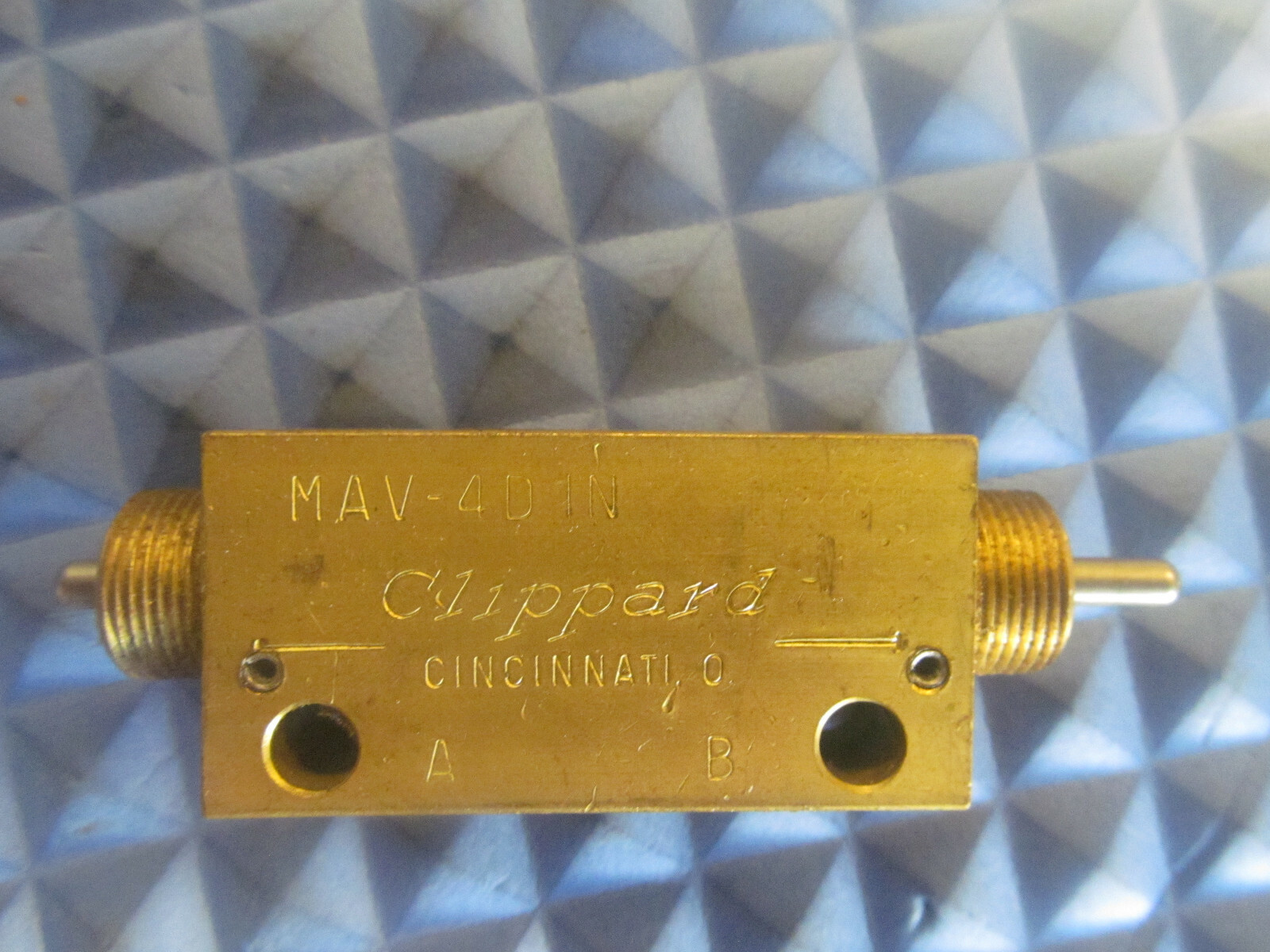 NOS Clippard Valve MAV-4DIN | eBay