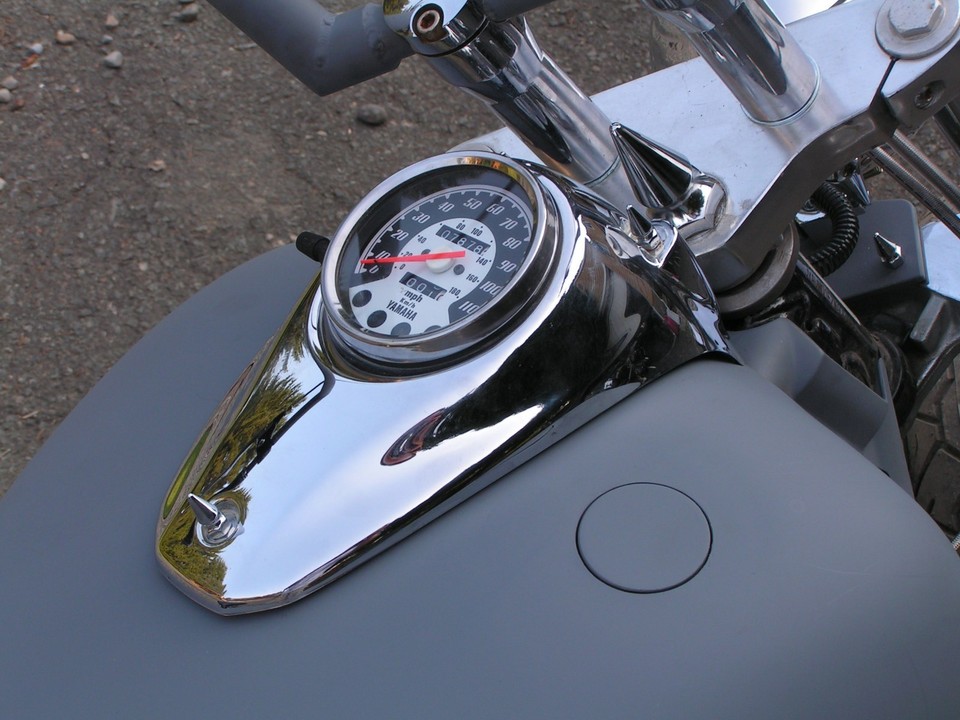 YAMAHA VSTAR 650 SPEEDO GAS TANK SPIKES chopper bobber xvs650 ...