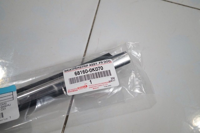 HILUX 2015-17 GENUINE WINDOW GLASS SEALS DOOR BELT WEATHER STRIP 68160 ...