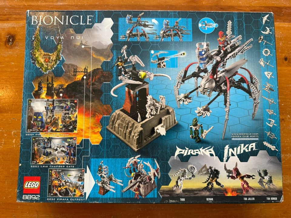 LEGO 8892 Bionicle Piraka Outpost Set w 211 Pieces New w Creasing to ...