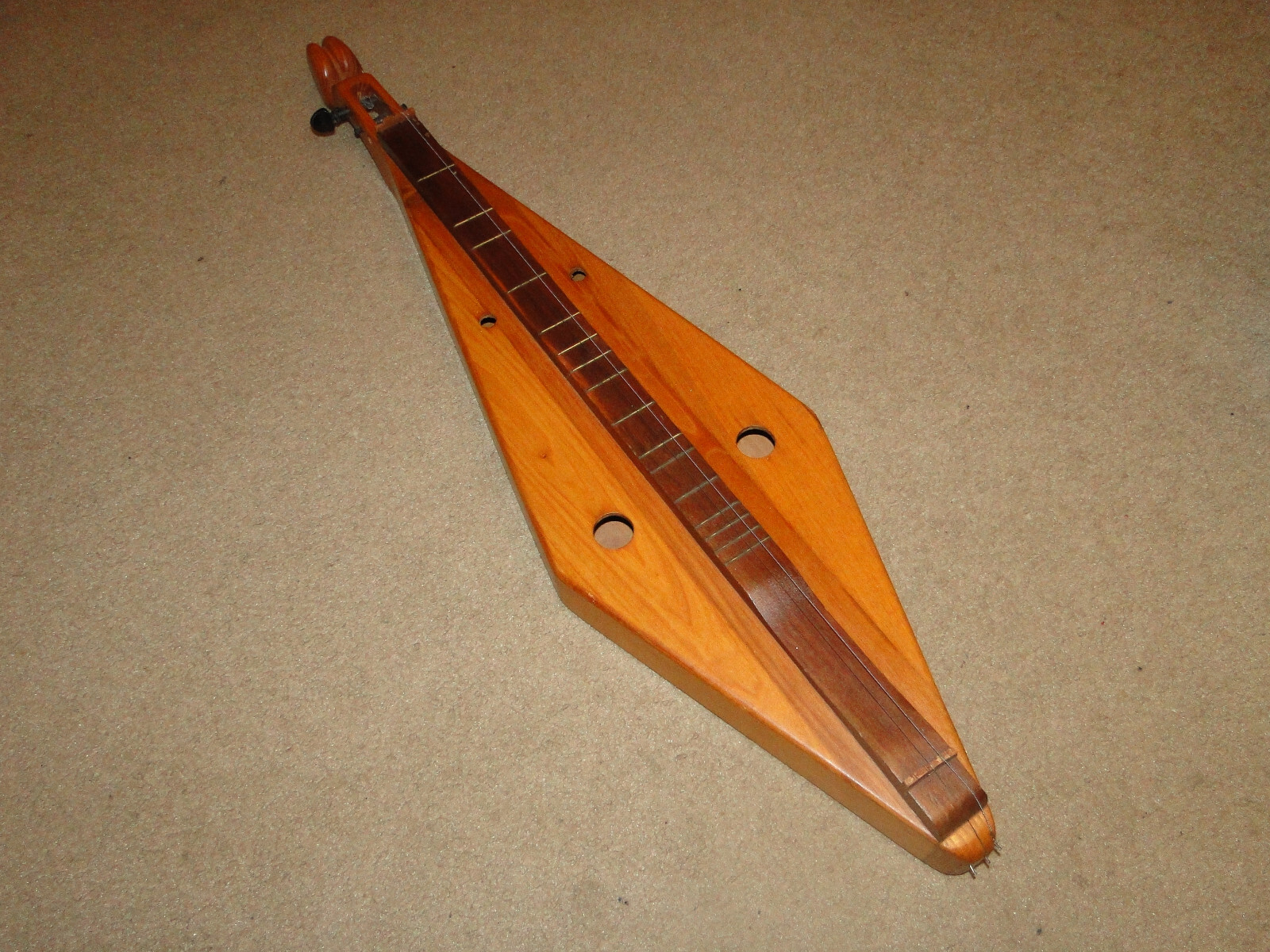 Vintage Dulcimer WOODEN 4 STRING Dulcimer NEEDS STRINGS & REPAIR ...
