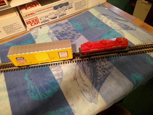 LIONEL TRAIN FREIGHT CARS SET OF TWO 9353 AND 9606 BOX @ TANK CAR | eBay